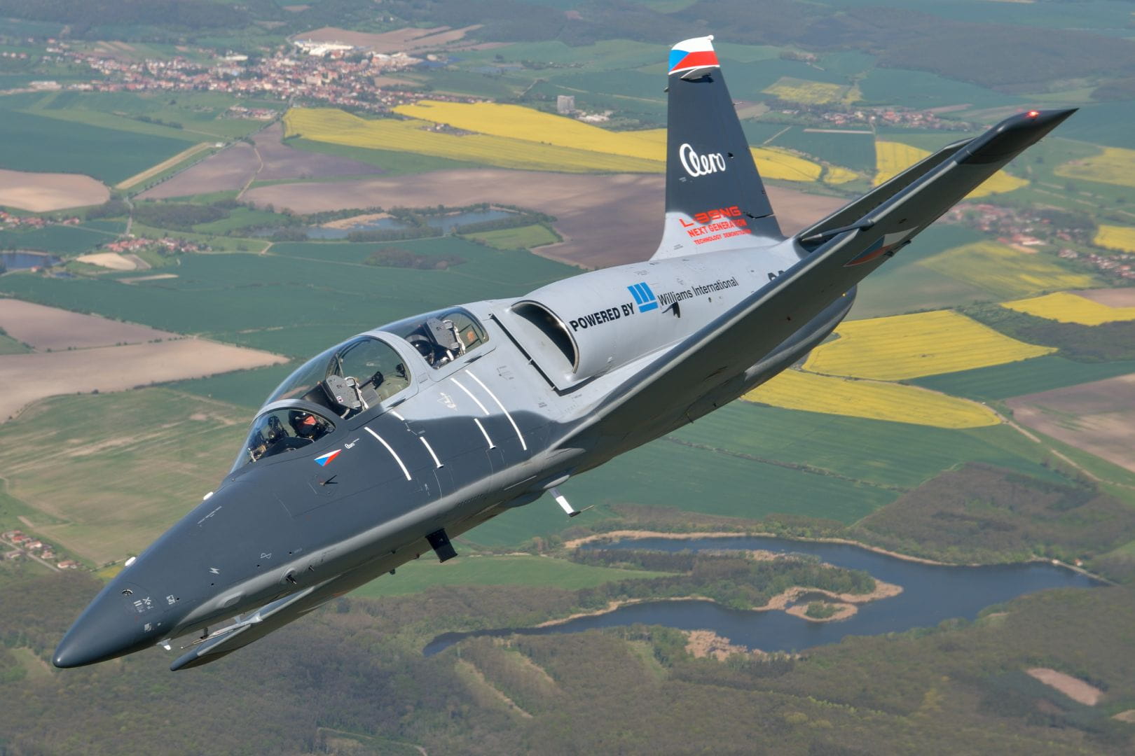 Proč lítat s námi | Aero Vodochody AEROSPACE a.s.